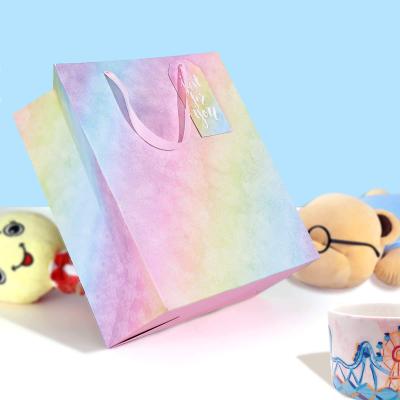 China Luxury Personalized Kraft Gift Bags Bulk Wholesale For Wedding Corporate Events for sale