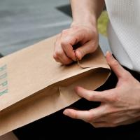 China Large Pointed Bottom Paper Bags High Quality Kraft Envelope Bags Mailing Bags for sale