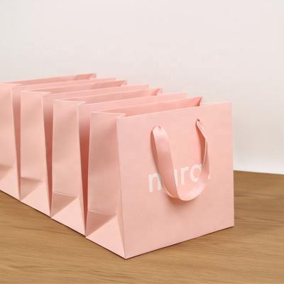 China Personalized Gift Bags Paper With Your Own Logo Design For Fashion Accessories Packaging for sale
