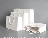 China Luxury White Card Customized Size Durable Eco-Friendly Gift Packaging Bags For Promotion for sale