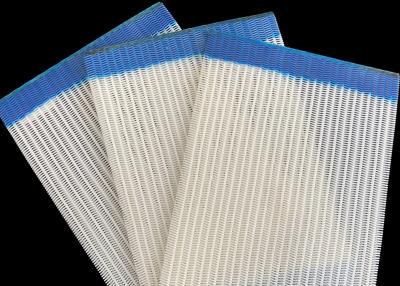 China Polyester Spiral Dryer Screen 2.1-4.3mm Thickness with 15000-22000L/m²/h Air Permeability for Industrial Drying for sale