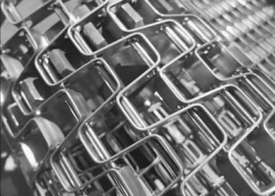 China Stainless Steel Honeycomb Conveyor Wire Mesh Belt 0.8-4mm Coil Wire for Spraying Industry for sale