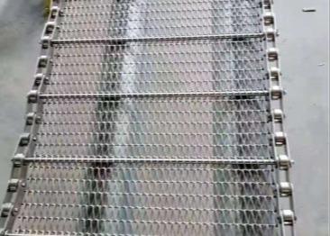 China High Temperature Resistant Stainless Steel Conveyor Belt 800mm for Food Transport for sale