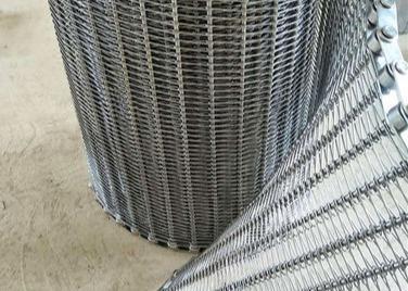 China SS304 150 Meter Spiral Conveyor Belt with 31.75-101.6mm Pitch for Food Cooling and Drying for sale