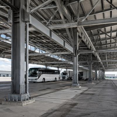 China Large Span Steel Frame Carport For Bus And Truck Metal Parking Structures for sale