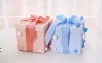 China Custom-made Colorful World-Cover Garment Carton with Magnetic Closure and Paper Board for sale