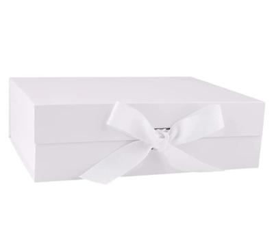 China Elegant Customized Paper Packaging Boxes with Variable Color Ribbon and Magnetic Seal for sale