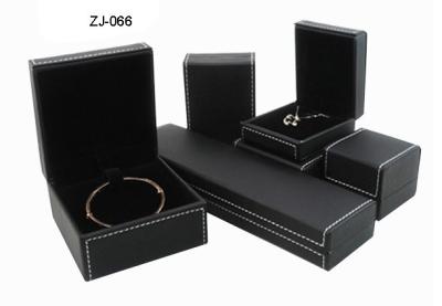 China Good Quality Custom Make New Design Leather bracelet Jewelry Box for sale