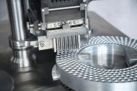 China Pharmaceutical Capsule Filling Machine Size 000 00 Automatic Capsule Machine for sale