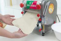 China Electric Noodle Maker 550w/750w Noodle Making Machine For Restaurant for sale