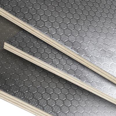 China 18mm Waterproof Durable Phenolic Glue Eucalyptus Core Anti-slip Film Faced Plywood for Flooring for sale