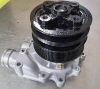 China Isuzu 6HK1 Engine Water Pump  For Isuzu Engine Spare Parts for sale