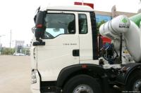 China Building Material Shops Used SinotruK HOWO T5G 340HP 8X4 7.37 Square Concrete Mixer Truck for sale