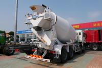 China Customized 8X4 7.8m3 HOWO TX 350HP Concrete Mixing Truck for Heavy-Duty Construction for sale