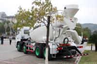 China 340 HP 8X4 7.99 Square Concrete Mixer Truck Hauman H5 6.8L Diesel Fuel Engine Capacity for sale