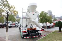 China 340 HP 8X4 7.99 Square Concrete Mixer Truck Hauman H5 6.8L Diesel Fuel Engine Capacity for sale