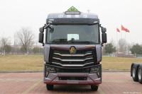 China SINOTRUCK HOWO Max 4*2 6*4 Traction Truck Diesel Version Special Truck Traction Head for sale