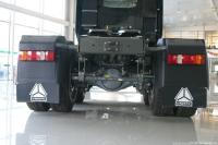 China 6*4 Left/Right Hand Driving Stock HOWO A7 CHG LNG Tractor Truck Head with Cruise Control for sale