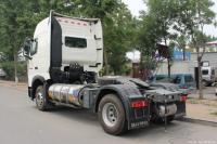 China Sinotruk HOWO T7H 4*2 Dangerous Goods Towing Truck Head with Engine Capacity 8L at a for sale