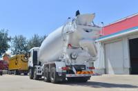China 14000 Kg Popular SinotruK HOWO TX 340 Horsepower 8X4 7.5 Square Concrete Mixer Truck for sale