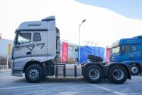 China FAW Jiefang J7 Heavy Truck 560HP 6X4 Large Traction Truck Head with Multimedia System for sale