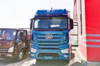 China FAW Jiefang J7 LNG CHG 371 375HP 4*2 6*4 6*2 Load Tractor with Maximum Speed of 120KM/H for sale