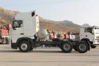 China Drive Wheel 6X4 SinoTRUK HOWO T7H LNG Tractor Truck 440HP for Logistics Transportation for sale