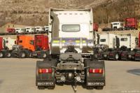 China Drive Wheel 6X4 SinoTRUK HOWO T7H LNG Tractor Truck 440HP for Logistics Transportation for sale