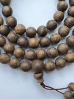 China Natural Bai Qi Nan Hand Chuan Sinking Agarwood Bracelet  Water Grade Black Oil Single for sale