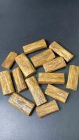 China Natural White Qinan Agarwood Crushed Raw Wood Aged Ingredients Boiling Water for sale
