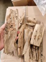 China Hainan Chinese Agarwood Incense Powder Natural Logs White Agarwood Slices for sale