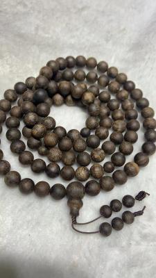 China Authentic Agarwood Beads Designed for Meditation and Prayer Accessories Featuring Natural Aroma and Durable Smooth Surface for sale