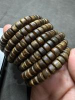 China Natural Agarwood Beads Handmade Aromatic Prayer Beads Suitable for Meditation and Spiritual Practices for sale