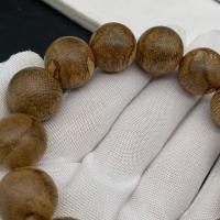 China Natural Agarwood Beads Handmade Aromatic Prayer Beads Suitable for Meditation and Spiritual Practices for sale