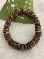 China Natural Agarwood Beads Handmade Prayer Meditation Mala Necklace for Spiritual Healing and Aromatherapy for sale