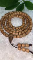 China Natural Agarwood Beads for Meditation Prayer Jewelry and Aromatherapy with Authentic Scent and Handcrafted Design for sale