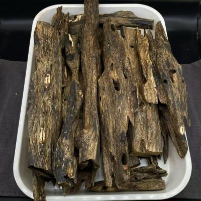 China supply of natural OUD Agarwood resin and wood pieces suitable for perfume industry incense production and herbal remedies for sale