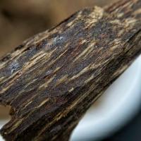 China Pure natural OUD Agarwood resin suitable for perfume manufacturing and aromatic therapeutic product development worldwide for sale