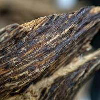 China Pure natural OUD Agarwood resin suitable for perfume manufacturing and aromatic therapeutic product development worldwide for sale