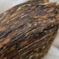 China Top grade OUD Agarwood resin pieces excellent choice for luxury candle making and sophisticated aroma diffuser creations for sale