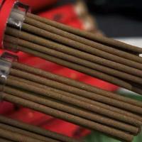 China Natural Agarwood Stick Incense Sticks Known for Their Rich Fragrance Ideal for in Meditation Spa and Aromatherapy Sessions for sale