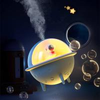 China Creative Planet Space Man 250ML Ultrasonic Humidifier With Romantic Warm Light for sale