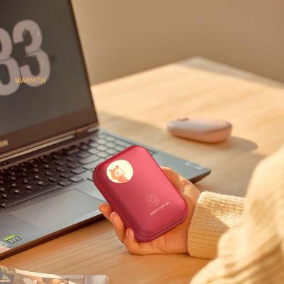 China Comfortable USB Powered Hand Warmer Power Bank With 2000mAh Battery OEM Logo for sale