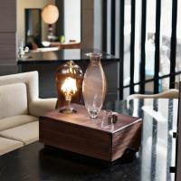 China OEM USB Powered Wood Glass Essential Oil Diffuser 0.5L Capacity For Household Use for sale