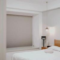 China Electric Automatic Honeycomb Blinds , Cellular Window Shades Polyester Material for sale