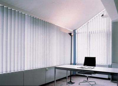 China Electric Dream Curtain Track Curtains Intelligent Automatic Motor Graffiti Miya Tmobile Le House Blinds for sale