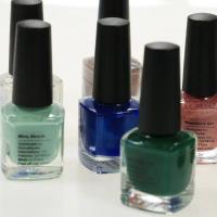 China Non Toxic Water Based Permeable Peel Off HALAL Nail Polish for sale
