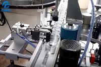 China Semi Automatic Desktop Round Bottle Labeling Machine 200BPM 220V for sale