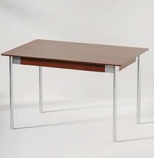 China Metallic Legs Wood Rectangle Dining Table Furniture Bauhaus Style ODM for sale