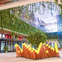 China Durable Lifelike Artificial Plant Wall For Store  Long Term Life Time for sale